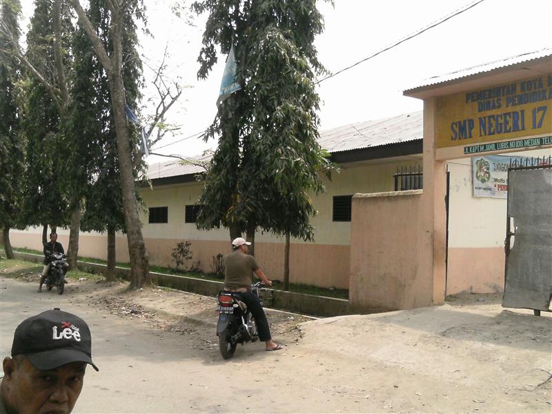 SMP NEGERI 17 MEDAN - annibuku.com