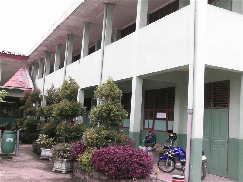 SMP NEGERI 11 PADANG - annibuku.com