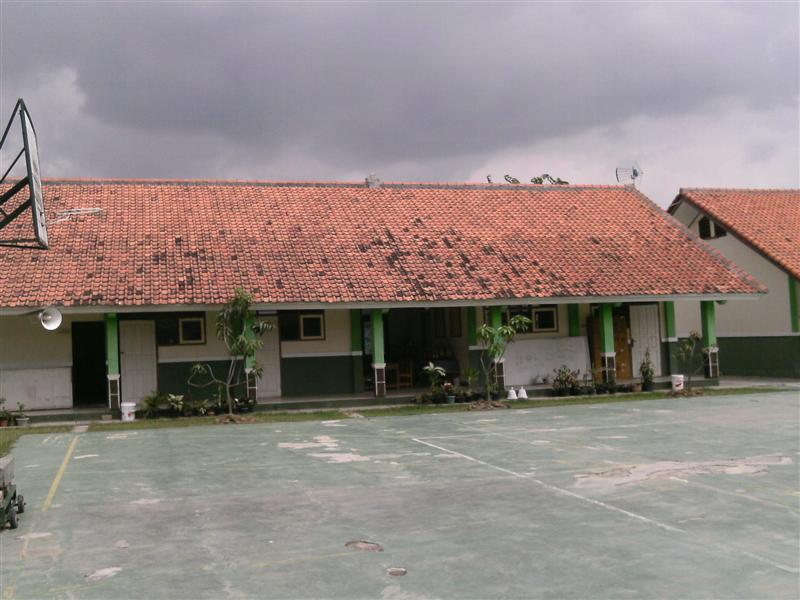 SMP NEGERI 1 ATAP KUNANGAN - annibuku.com