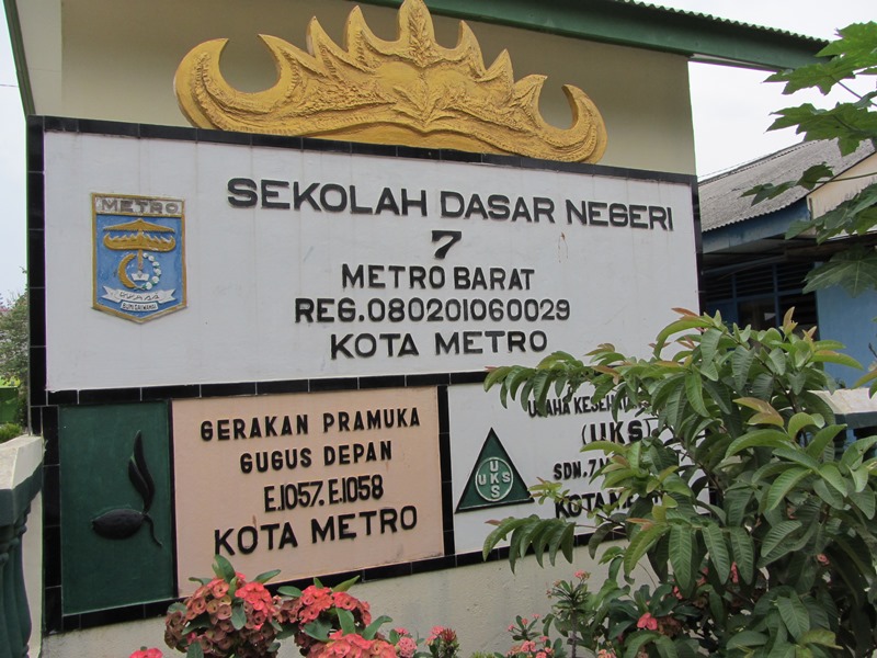 SD NEGERI 7 METRO BARAT - annibuku.com