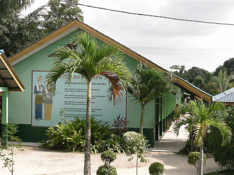 SMP NEGERI 9 BATAM - annibuku.com