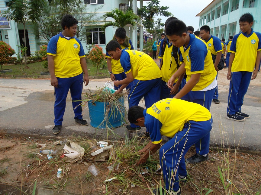 SMAN 15 BATAM - annibuku.com