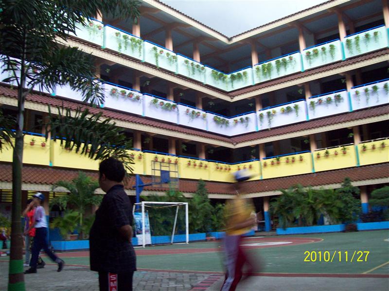 SMP NEGERI 137 JAKARTA - annibuku.com