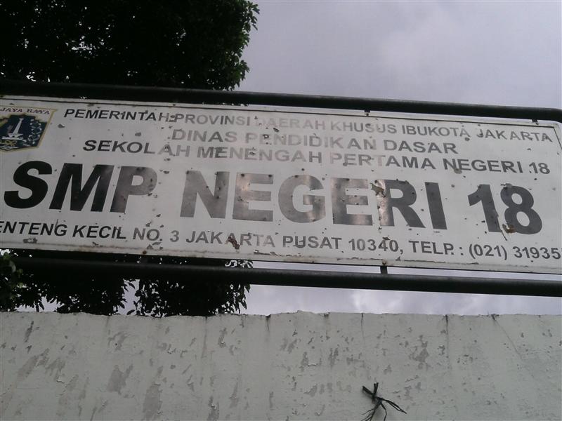 SMP Negeri 18 - annibuku.com