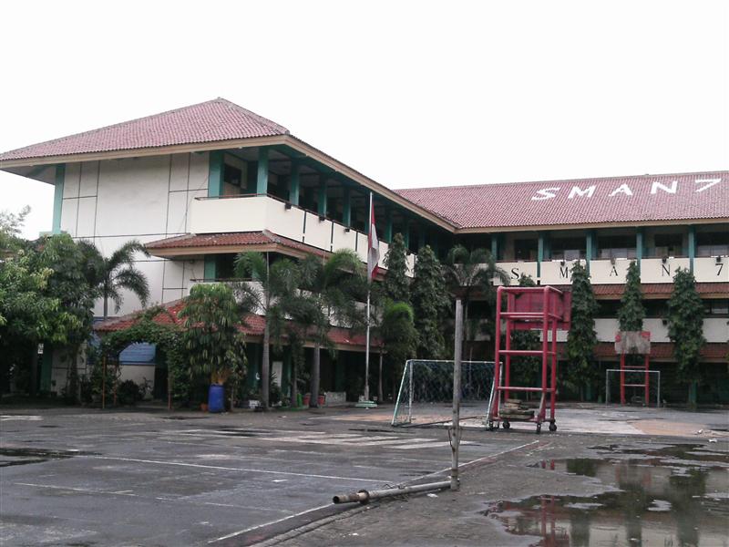 SMAN 73 JAKARTA - annibuku.com