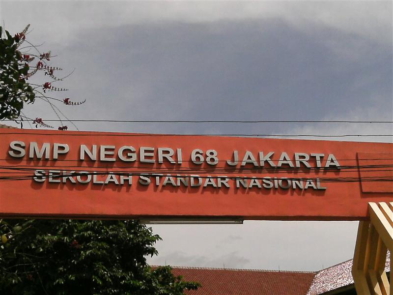 SMP NEGERI 68 JAKARTA - annibuku.com