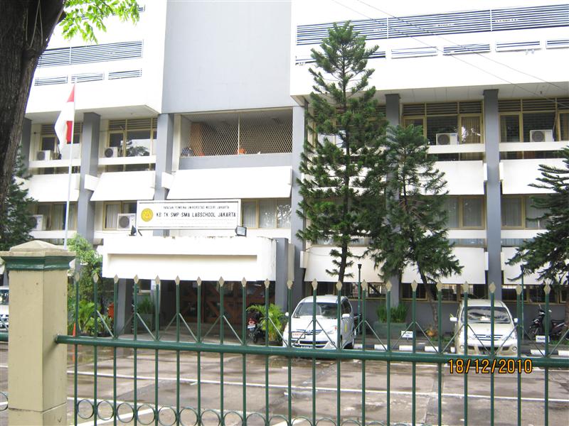 SMAS LABSCHOOL JAKARTA - annibuku.com