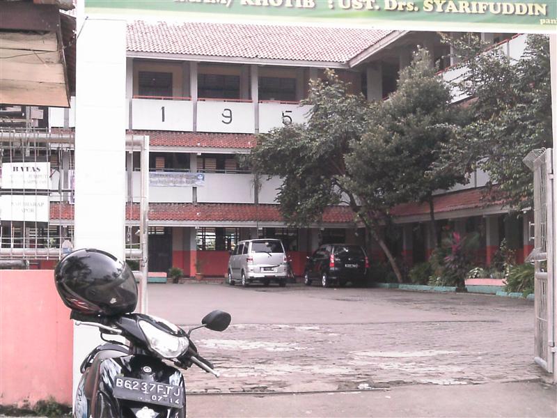 SMP NEGERI 195 JAKARTA - annibuku.com