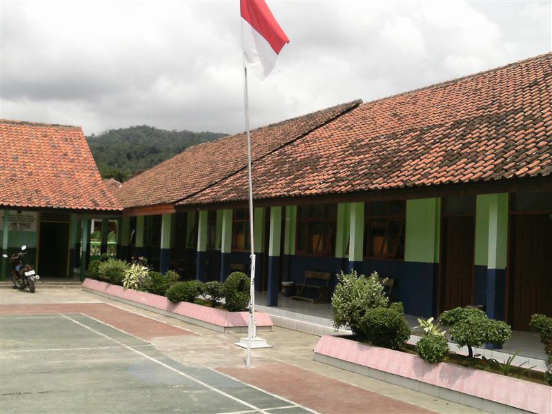 SD NEGERI 1 TANGKOLO - annibuku.com