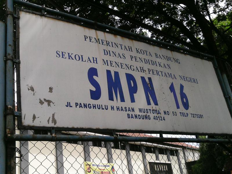 SMP NEGERI 16 - annibuku.com