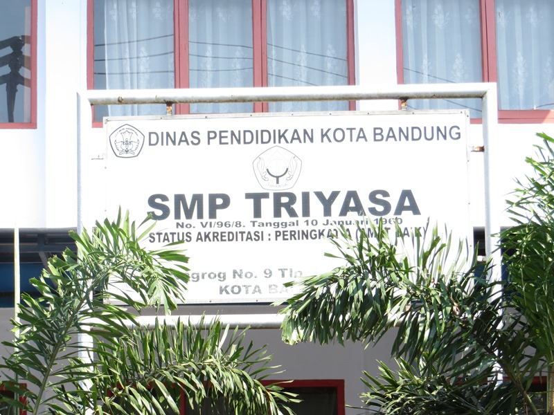 SMP TRIYASA - annibuku.com
