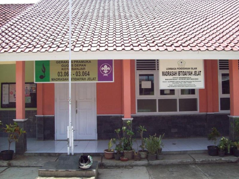 MIS JELAT - annibuku.com