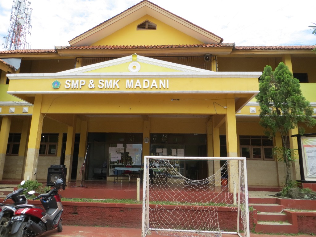 SMP MADANI - annibuku.com