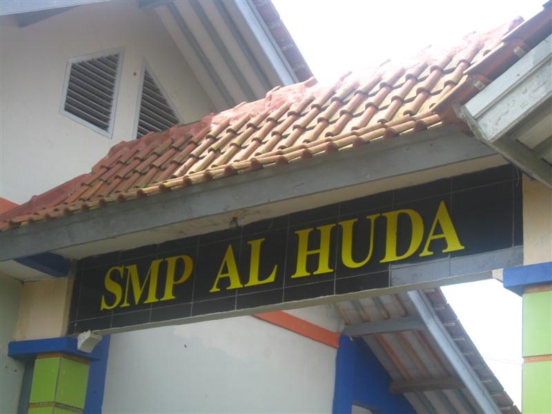 SMP AL-HUDA CIGALONTANG - annibuku.com