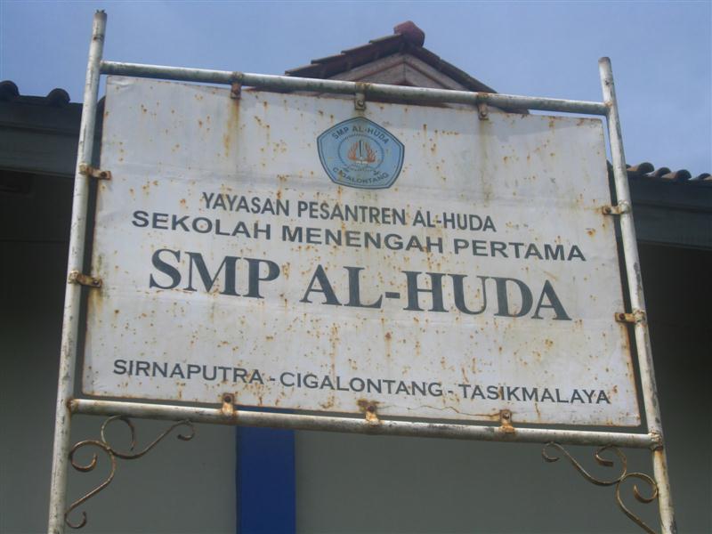 SMP AL-HUDA CIGALONTANG - annibuku.com