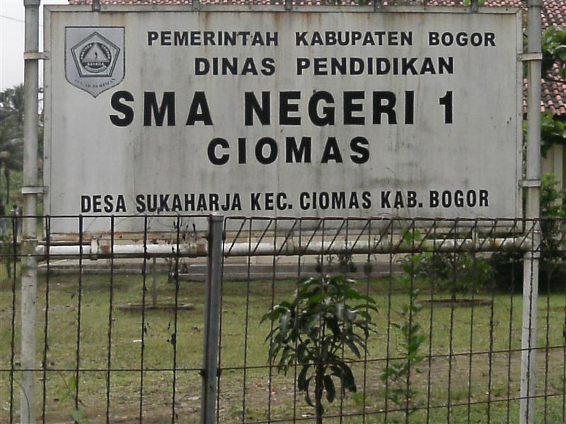 SMAN 1 CIOMAS - annibuku.com