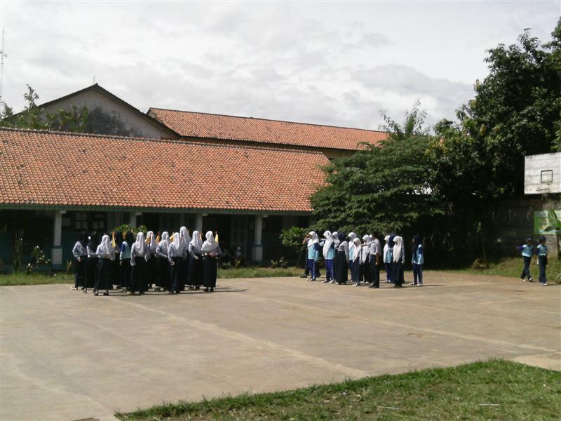 SMP NEGERI 12 TAMBUN SELATAN - annibuku.com