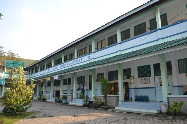SMP ISLAM AL AZHAR 15 CILACAP - annibuku.com