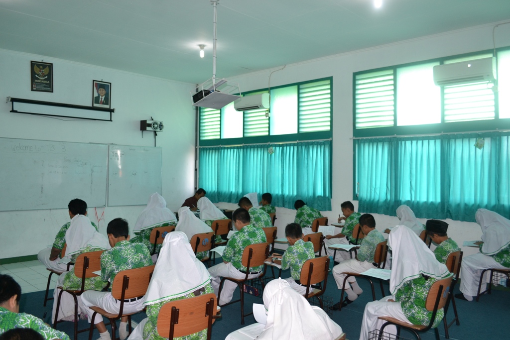 SMP ISLAM AL AZHAR 15 CILACAP - annibuku.com