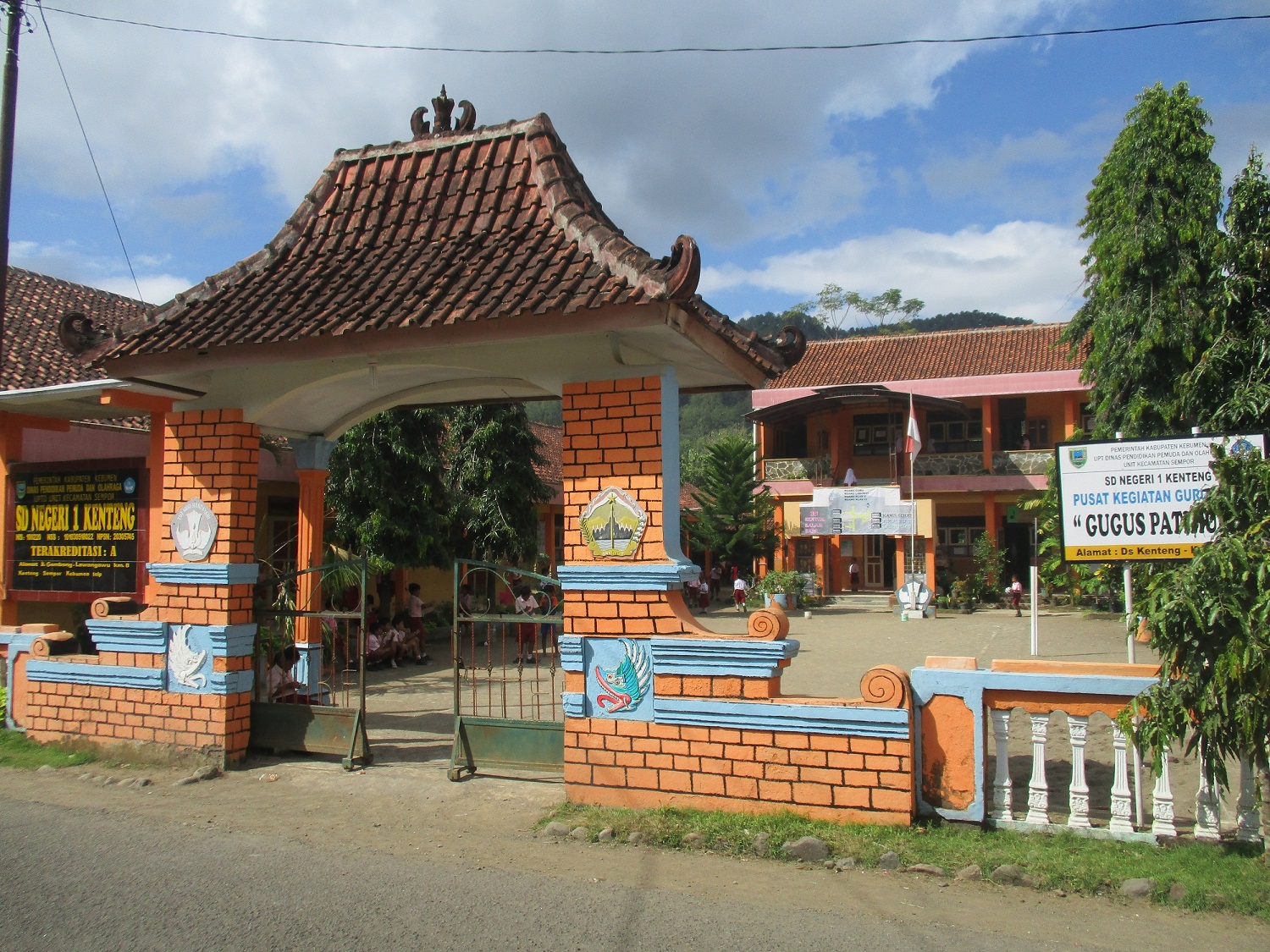 SD NEGERI 1 KENTENG - annibuku.com