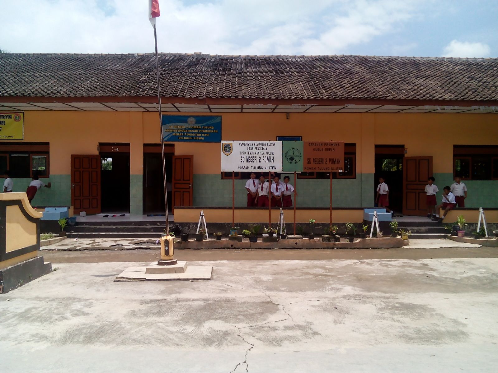 SD NEGERI 2 POMAH - annibuku.com