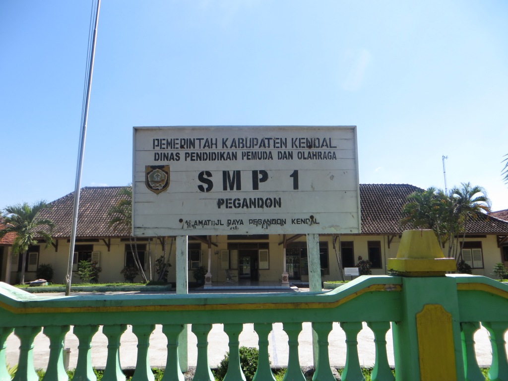 SMP NEGERI 1 PEGANDON - annibuku.com