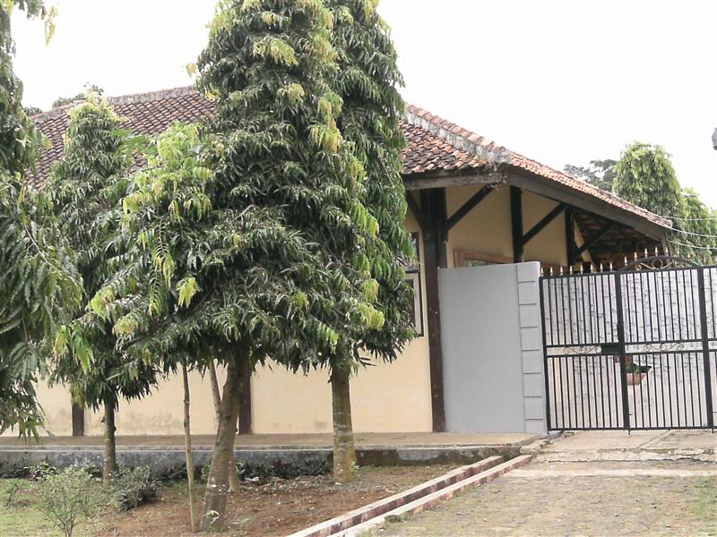 SMP NEGERI 3 LIMPUNG - annibuku.com