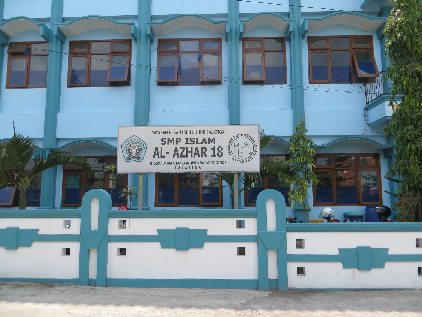 SMP ISLAM AL AZHAR 18 SALATIGA - annibuku.com
