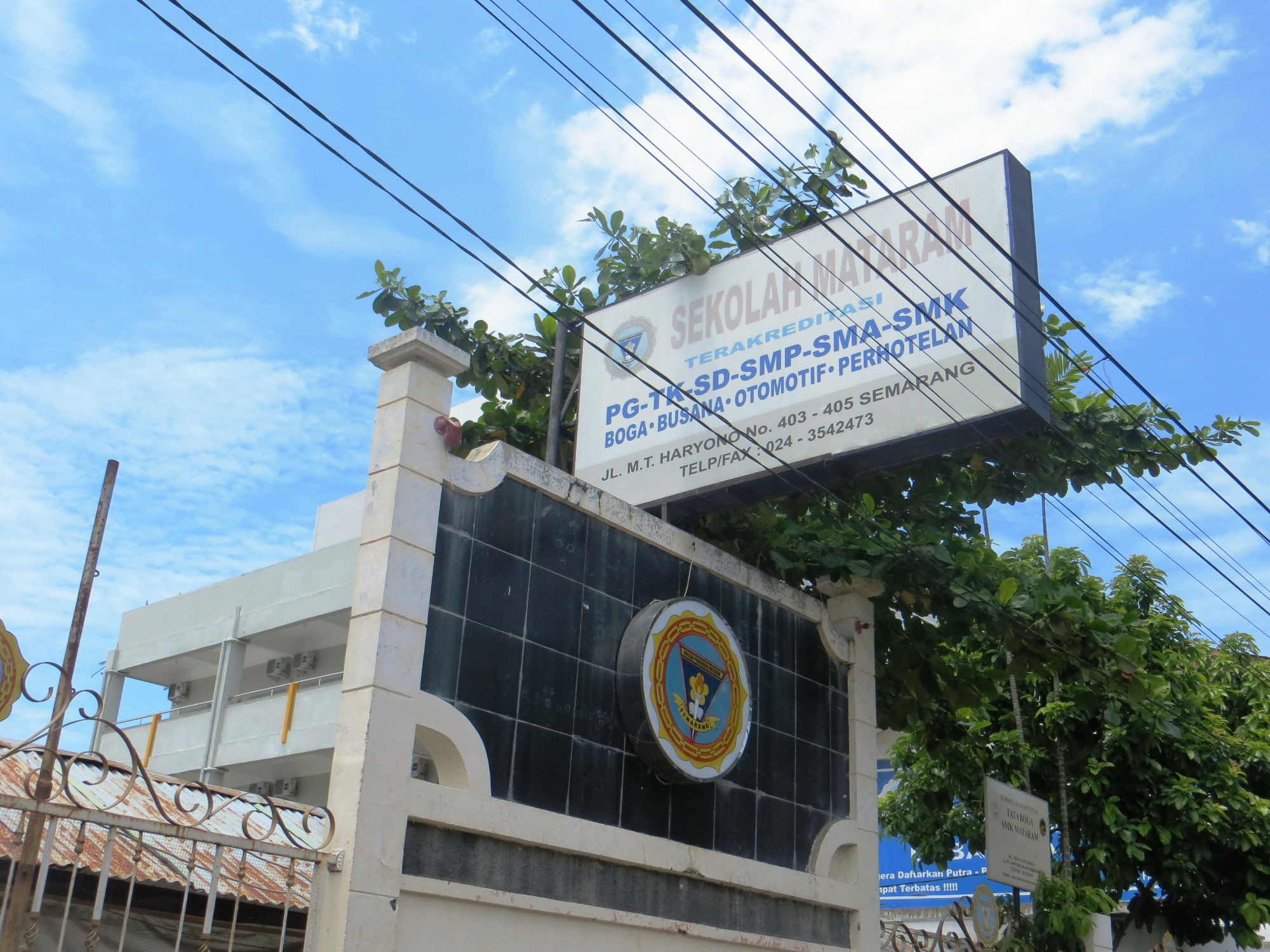 SMAS MATARAM - annibuku.com