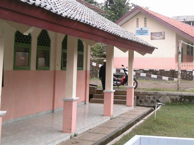 SMAS EMPAT LIMA SONGGOM - annibuku.com