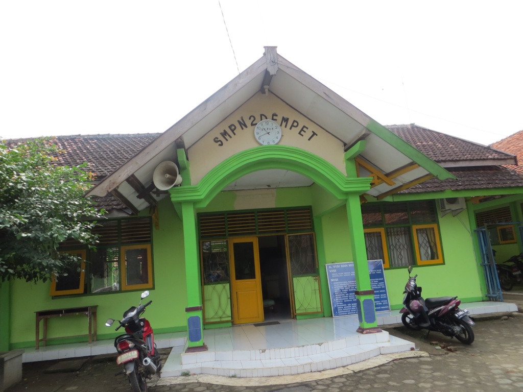 SMP NEGERI 2 DEMPET - annibuku.com