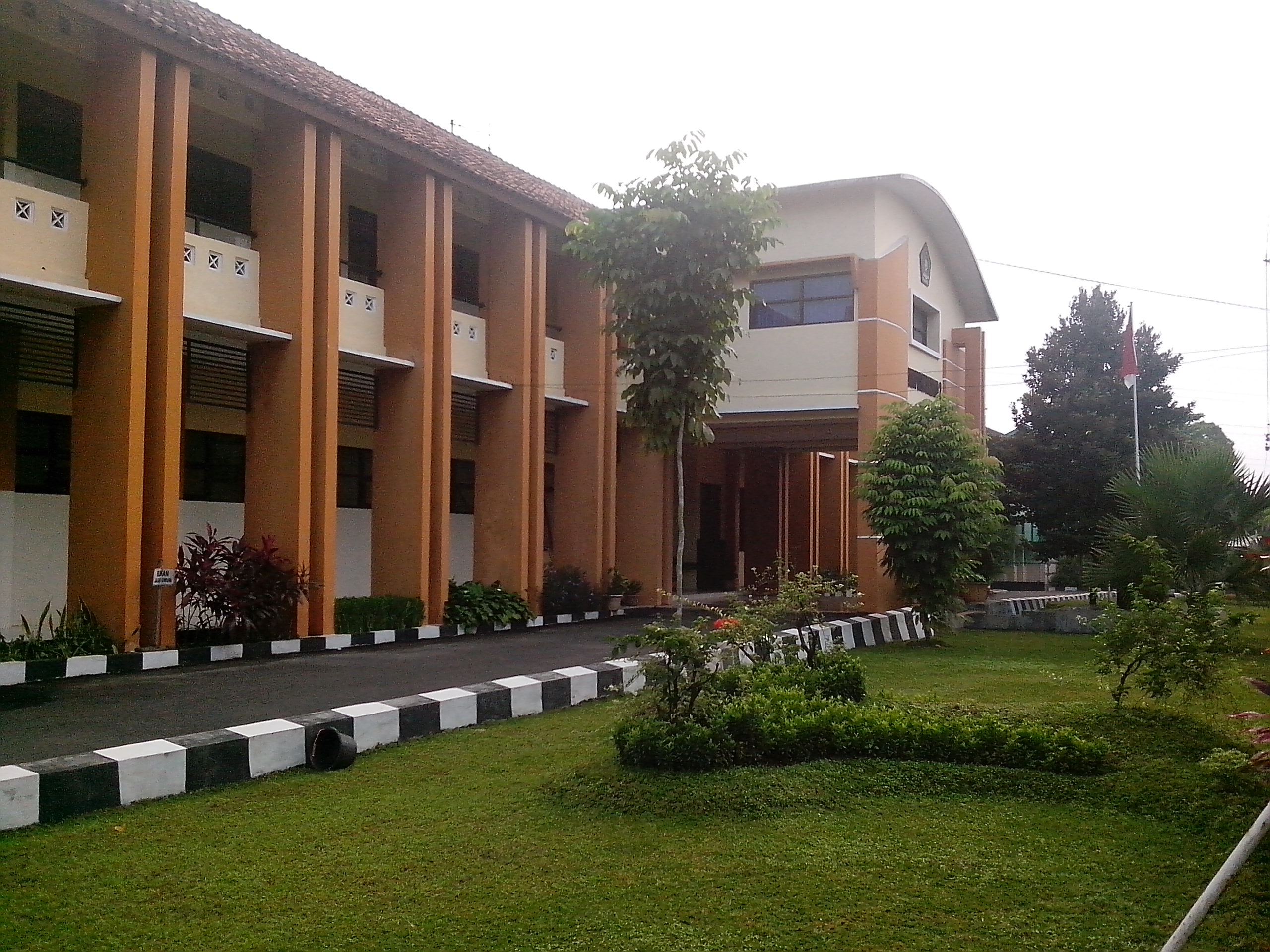 MAN 2 PURWOKERTO - annibuku.com