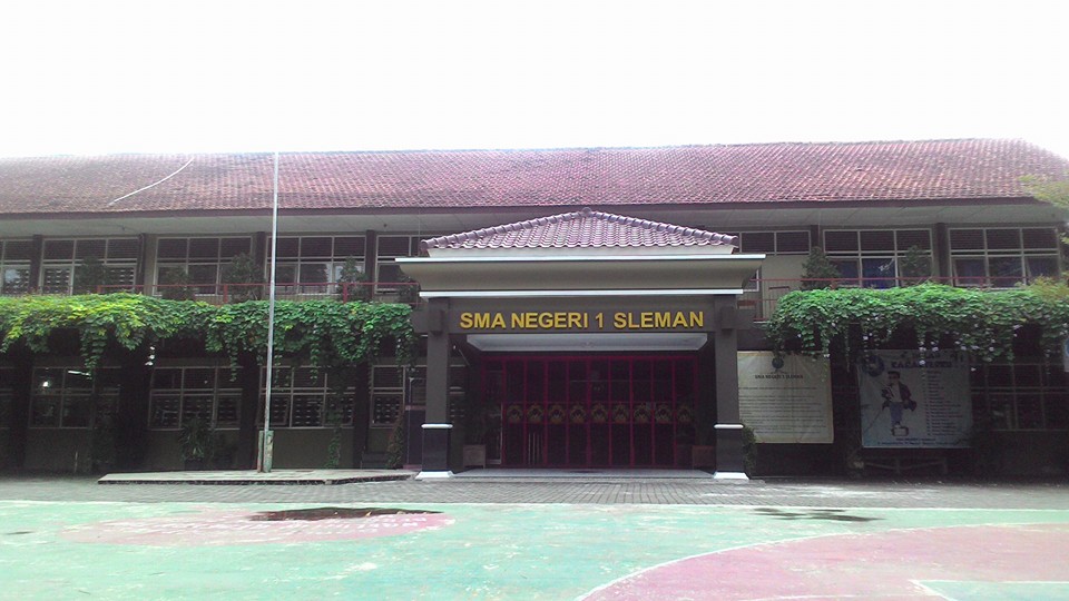 SMAN 1 SLEMAN - annibuku.com