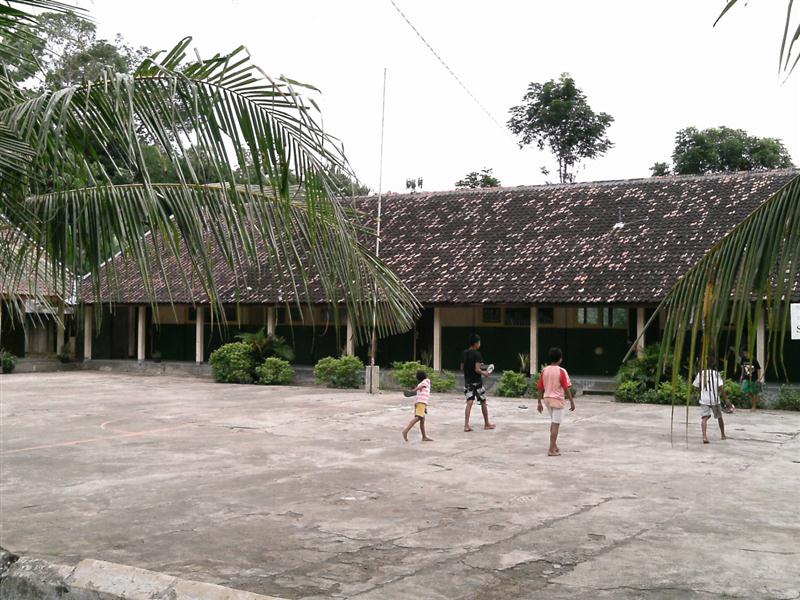 SDN BANARAN III PLAYEN - annibuku.com