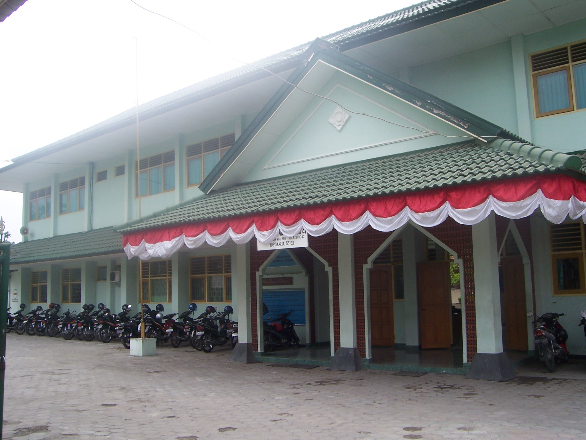 MTs. NEGERI 1 YOGYAKARTA - annibuku.com