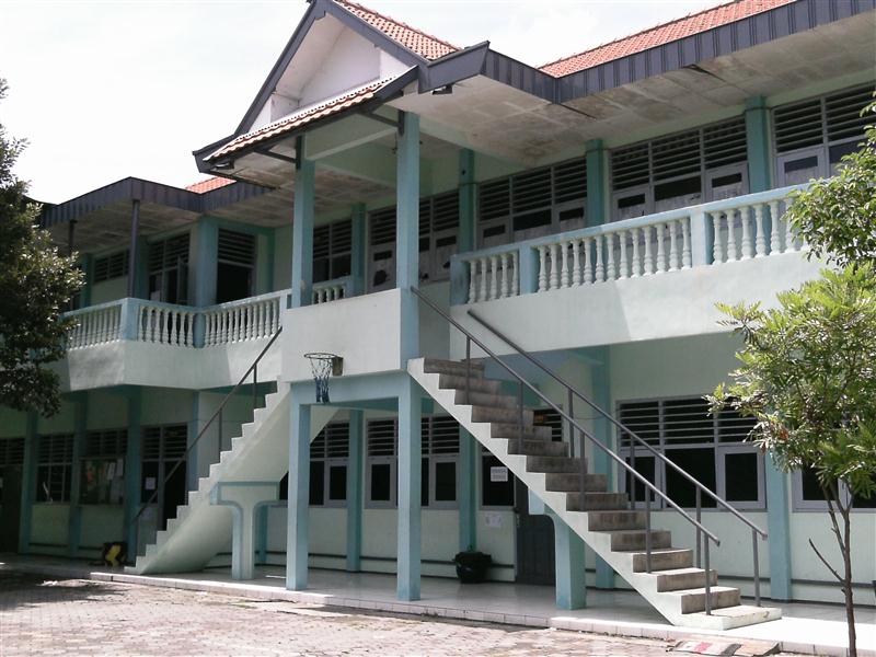 SMP YPI DARUSSALAM 1 CERME - annibuku.com