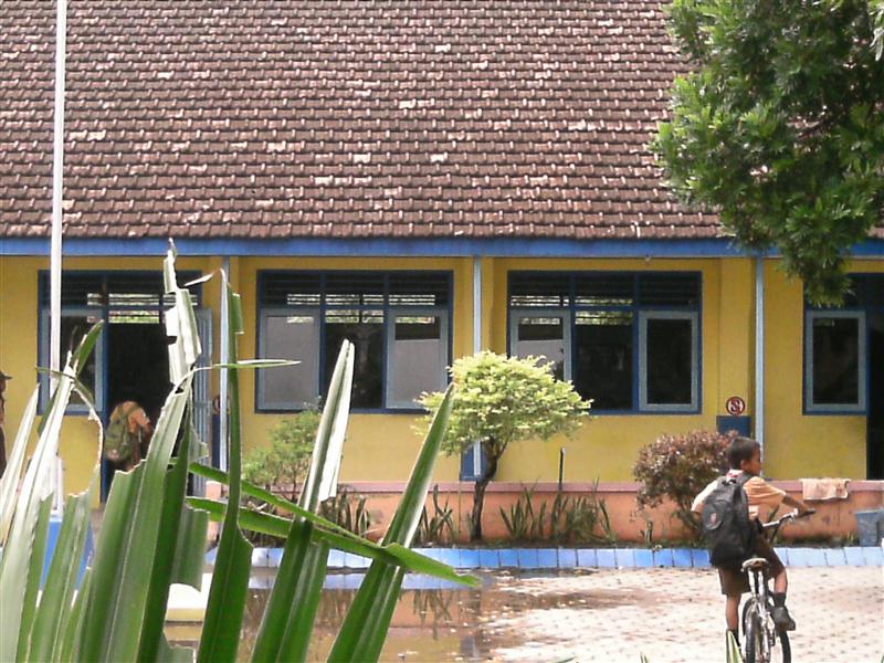 SD NEGERI DARUNGAN 01 - annibuku.com