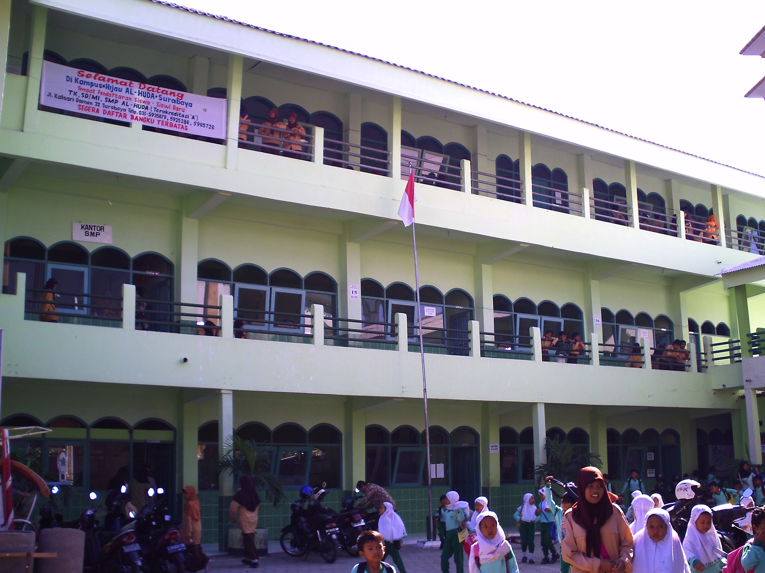 SMP AL HUDA SURABAYA - annibuku.com