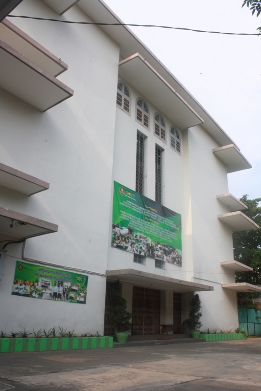 SMP KRISTEN PETRA 2 - annibuku.com