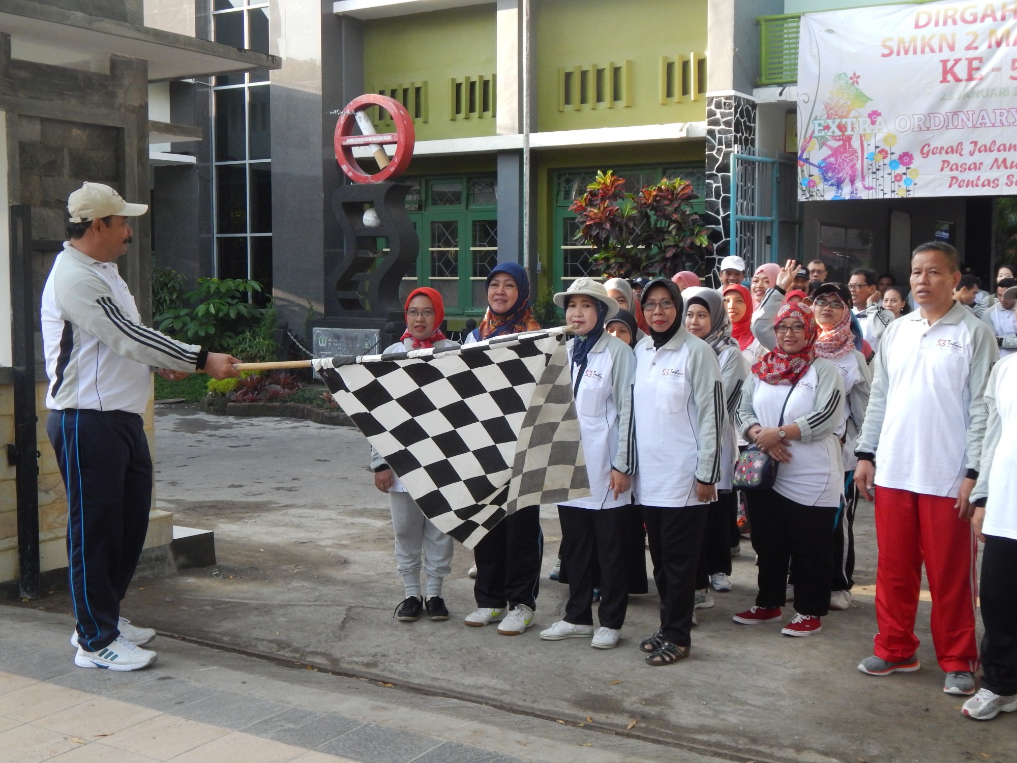 SMKN 2 MALANG - annibuku.com
