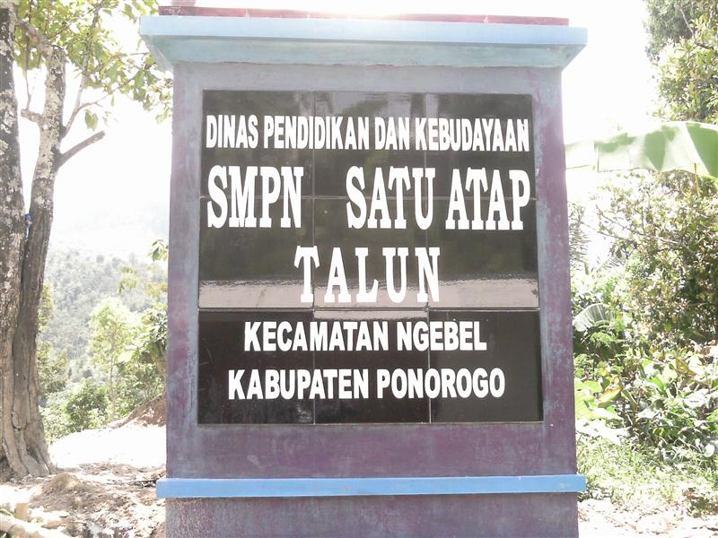 SMP NEGERI 3 SATU ATAP NGEBEL - annibuku.com
