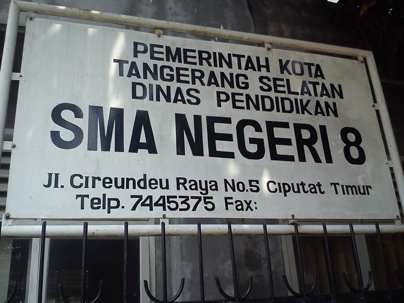 SMAN 8 KOTA TANGERANG SELATAN - annibuku.com