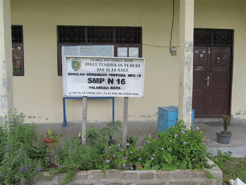 SMP NEGERI 16 PALANGKA RAYA - annibuku.com