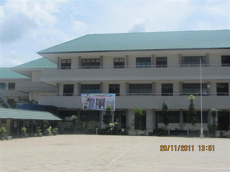 SMP Katolik Santo Fransiskus Assisi Samarinda - annibuku.com