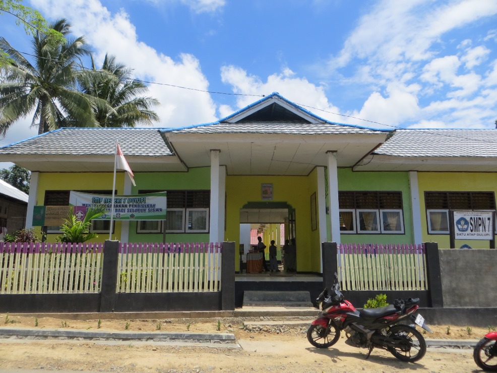 SMP NEGERI 7 SATU ATAP DULUPI - annibuku.com