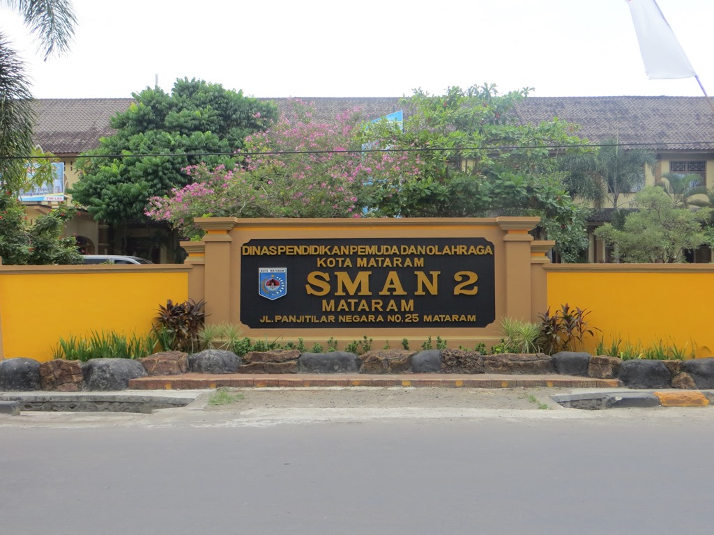 SMAN 2 MATARAM - annibuku.com