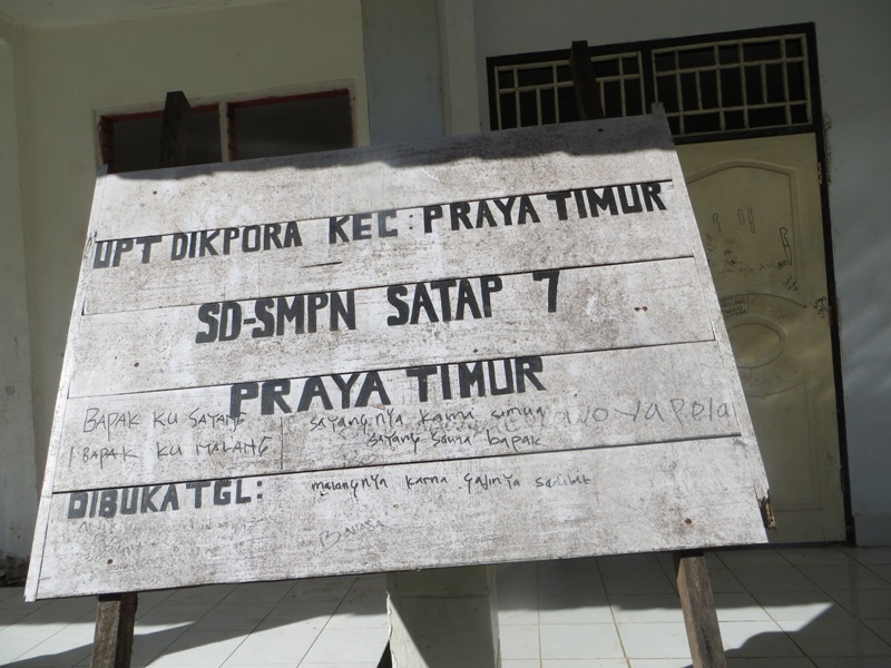 SD-SMP NEGERI SATU ATAP 7 PRAYA TIMUR - annibuku.com
