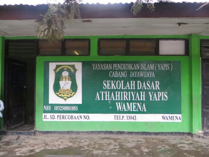 SD ATHAHIRIYAH YAPIS WAMENA - annibuku.com