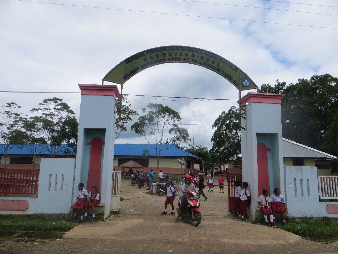 SD YPPK ST FRANSISKUS XAVERIUS TANAH MERAH - annibuku.com
