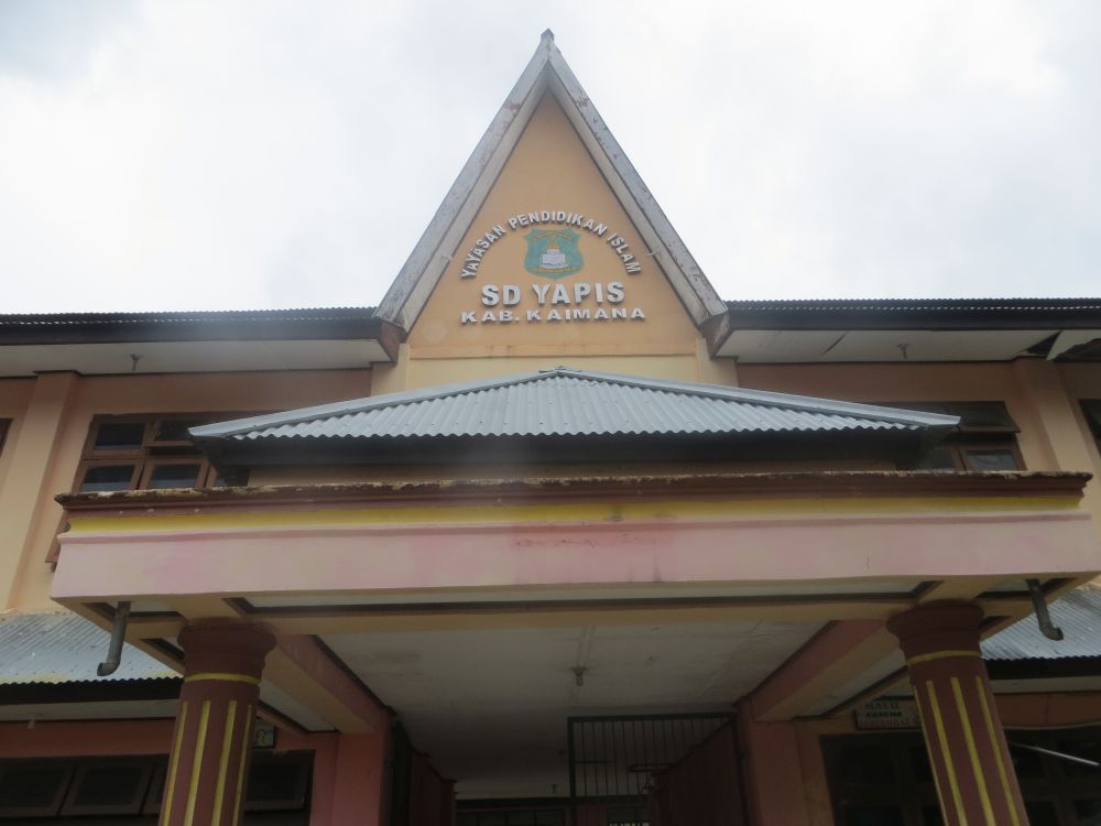 SD YAPIS KAIMANA - annibuku.com